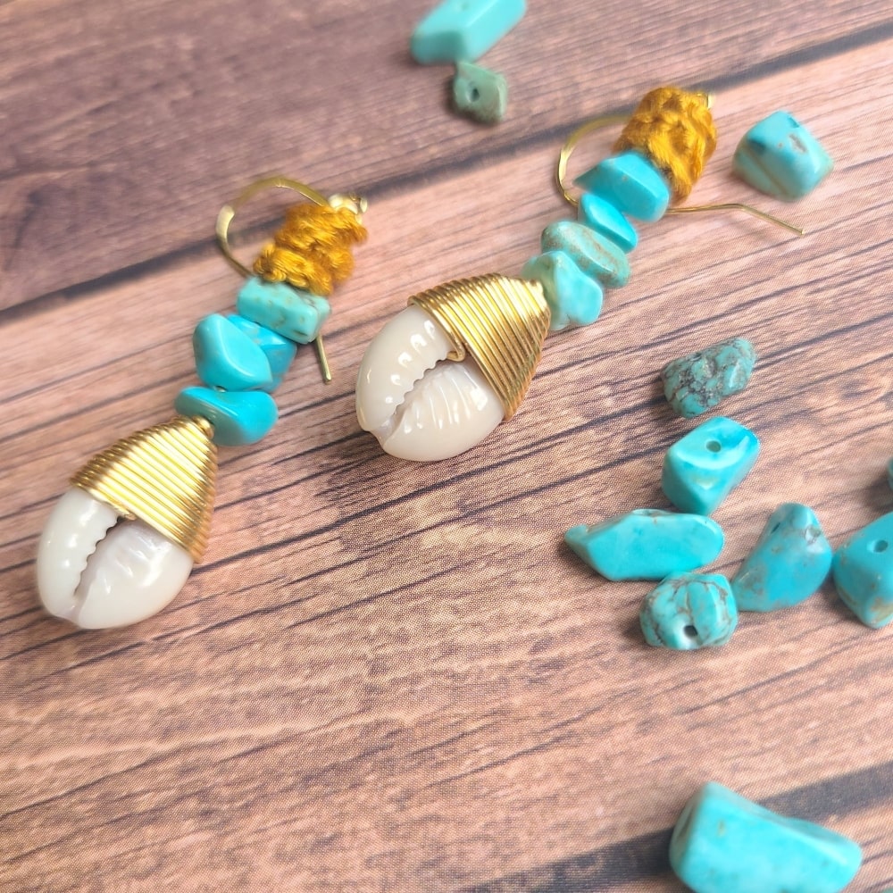 Wagnerite Turquoise Cowrie Shell Earrings – SysaicKnotz